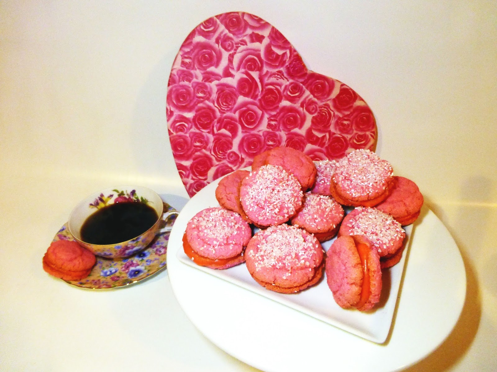 CakeSophia: Pink coconut treats