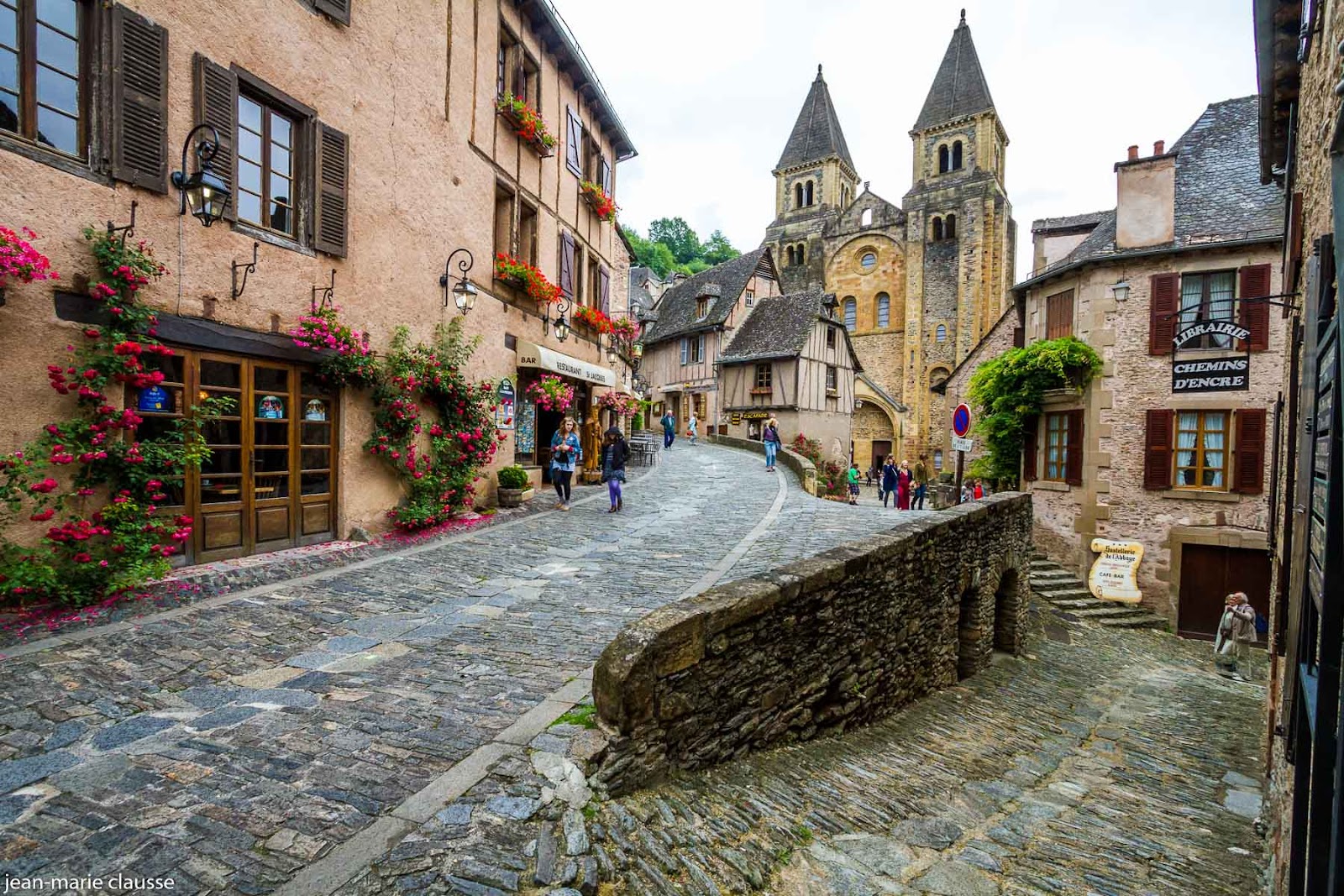 Découvrir la France en photos: 10 - CONQUES. (Aveyron - 12)