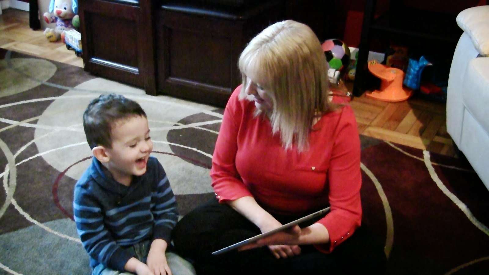 MomAgain@40: Feed Maxi - an interactive speech-language app for children