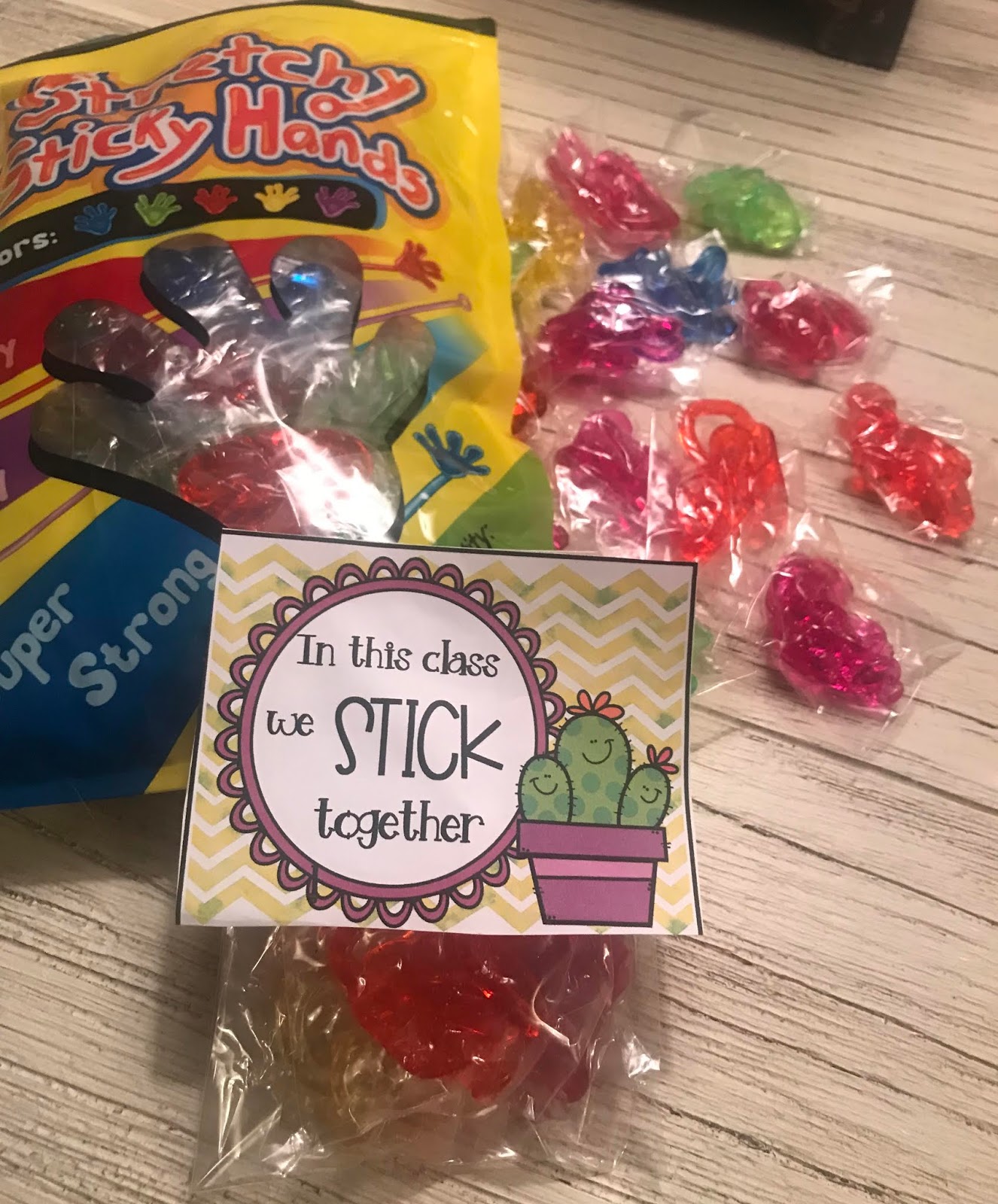 KinderBuckeye: Meet the Teacher Night Gifts--Gift Tag FREEBIE at the ...