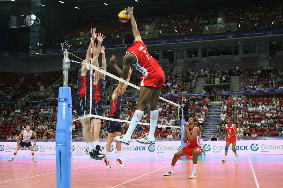VOLEIBOL: FUNDAMENTOS BÁSICOS