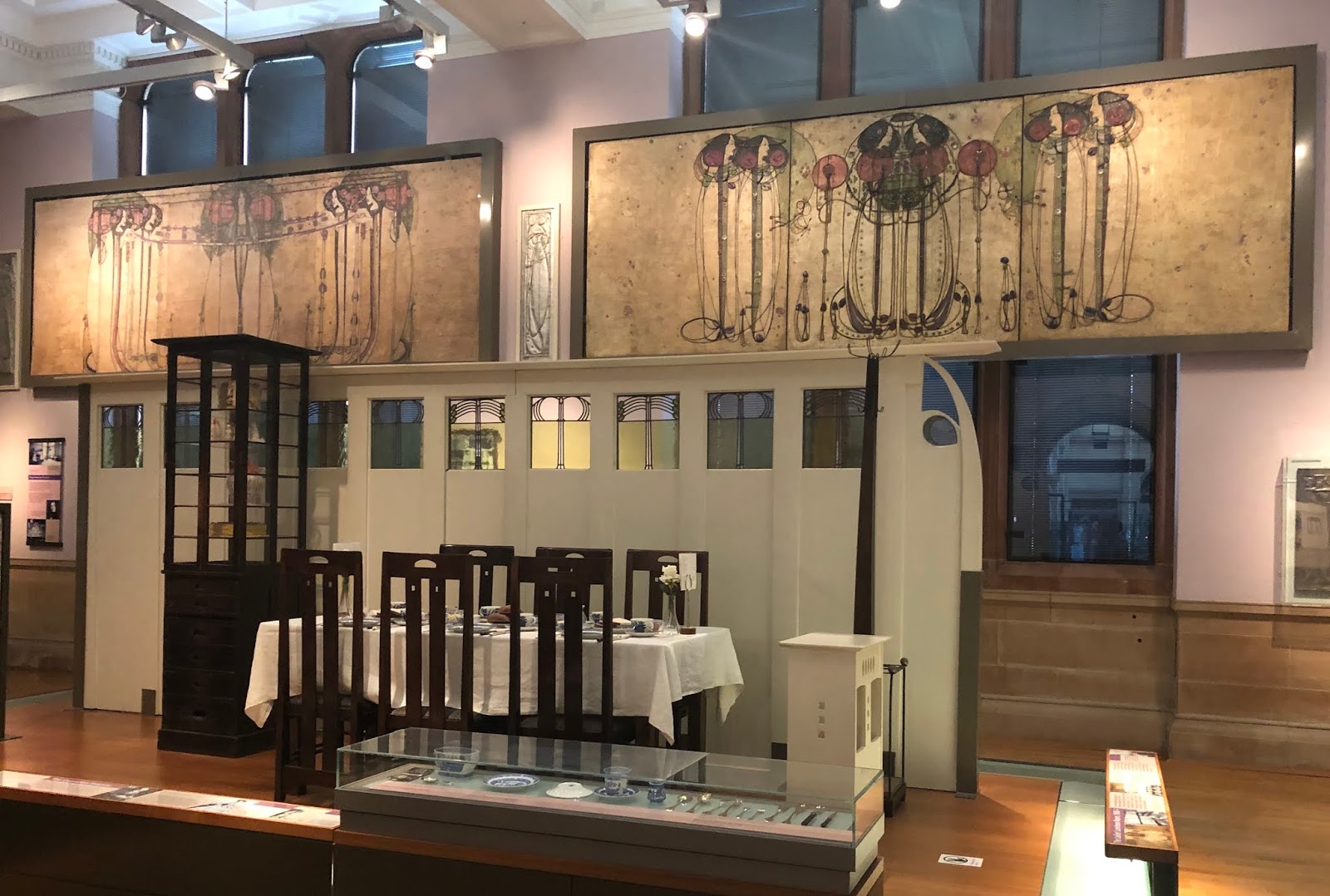 One is a wanderer: timeless tea rooms