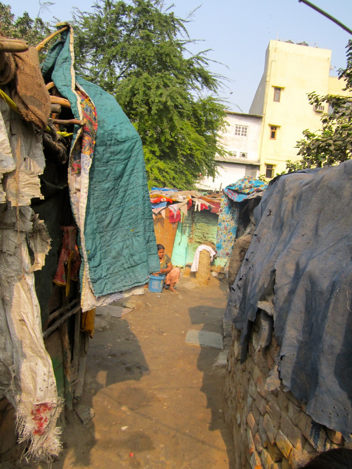 { Ma vie de voyage }: { A humble THANKSGIVING in the slums of Delhi }