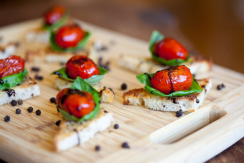 Blackened Tomato Canapés | VeganYumYum