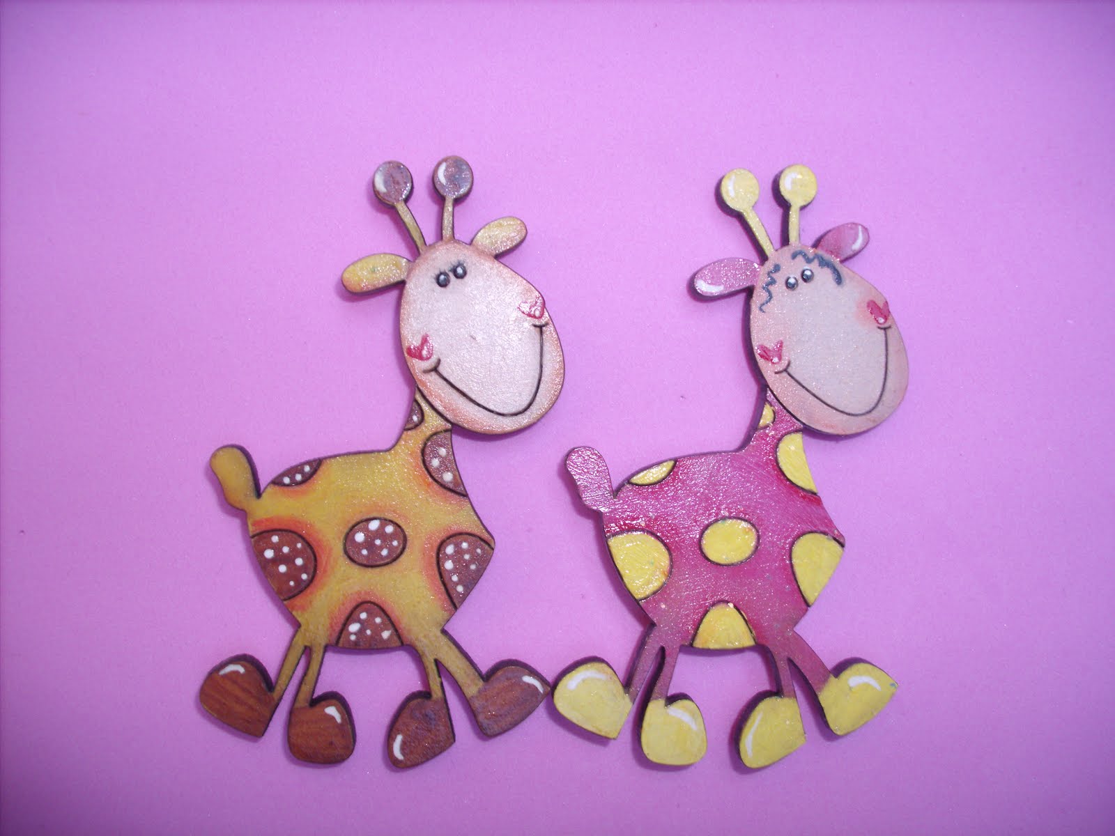 C@ROLIN@: FIGURAS EN MADERA