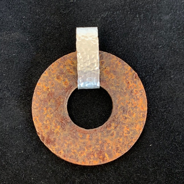 Rustnstuff: Pendants and pods