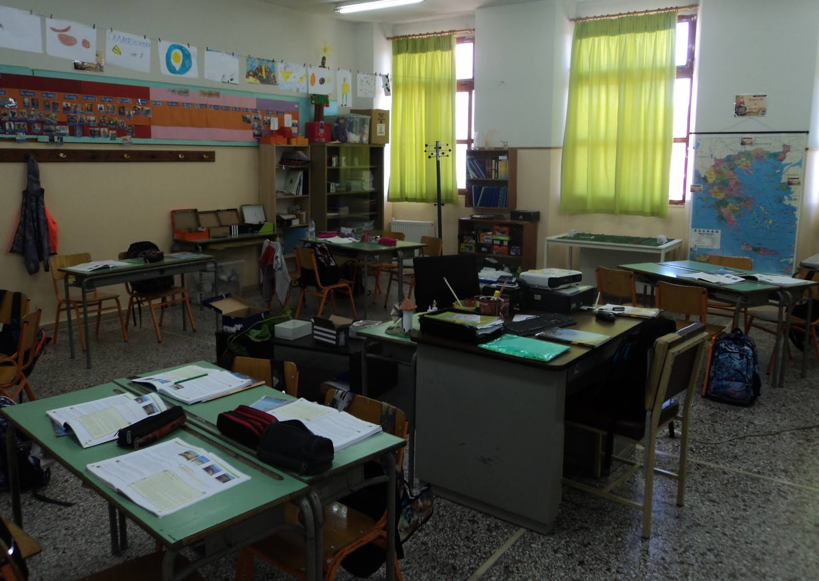 Περί ανέμων, υδάτων και σχολείου...: Τελευταίο κουδούνι!