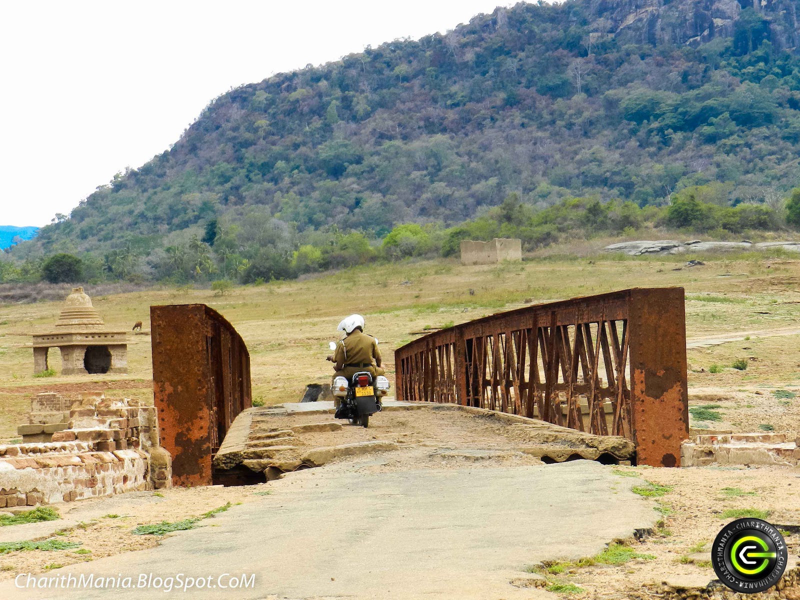 CharithMania: The submerged old Teldeniya town ( ගිලුනු පැරණි තෙල්දෙණිය ...