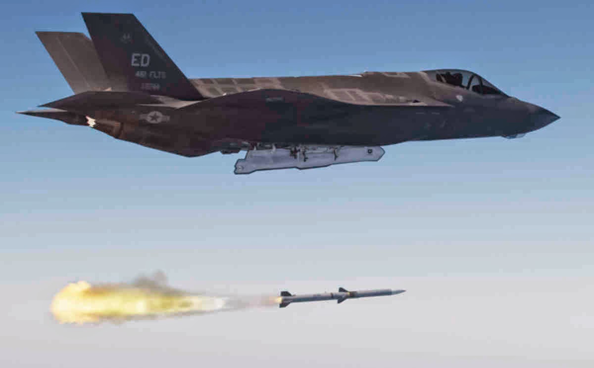 Asian Defence News: First Australian pilot to start JSF training