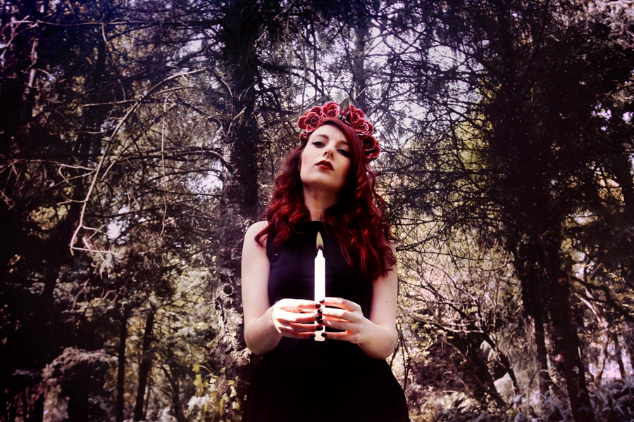 KissMeQuick: THE LIGHT WITCH