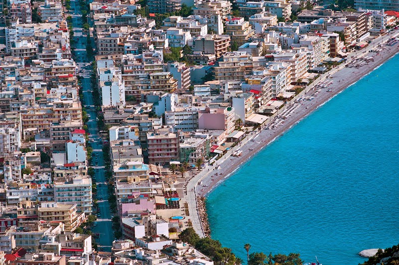 ΛΟΥΤΡΑΚΙ:Φεύγει το ΚΤΕΛ από το κέντρο του Λουτρακίου-Δεν γκρεμίζουν τις ...