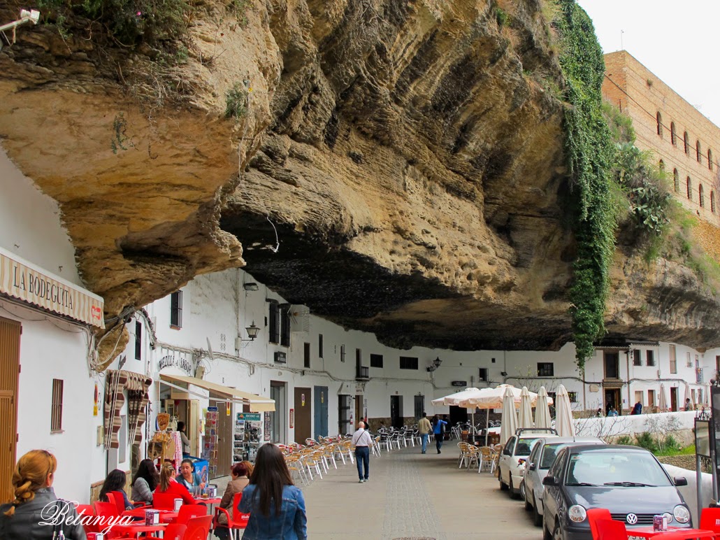 mirando a través de un cristal: Setenil de las Bodegas
