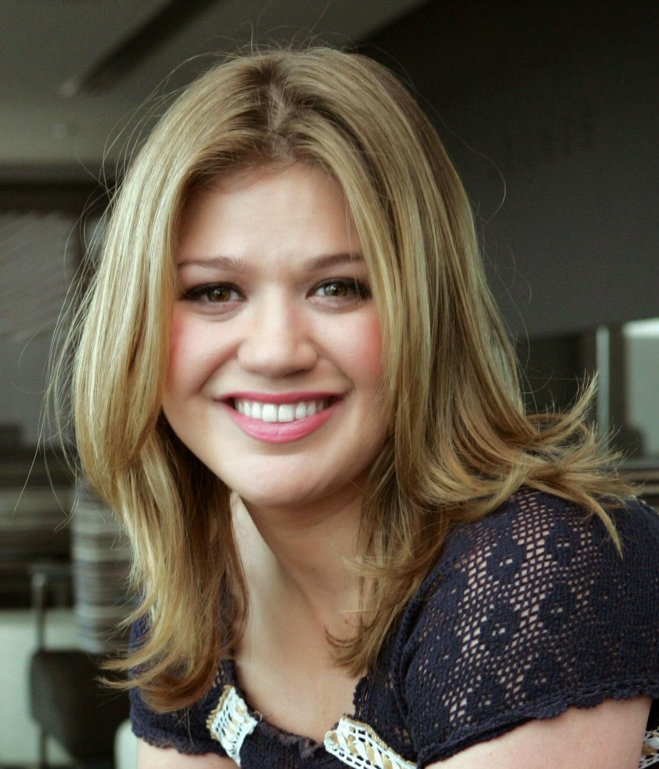 Super star life style photo gallary : Kelly Brianne Clarkson