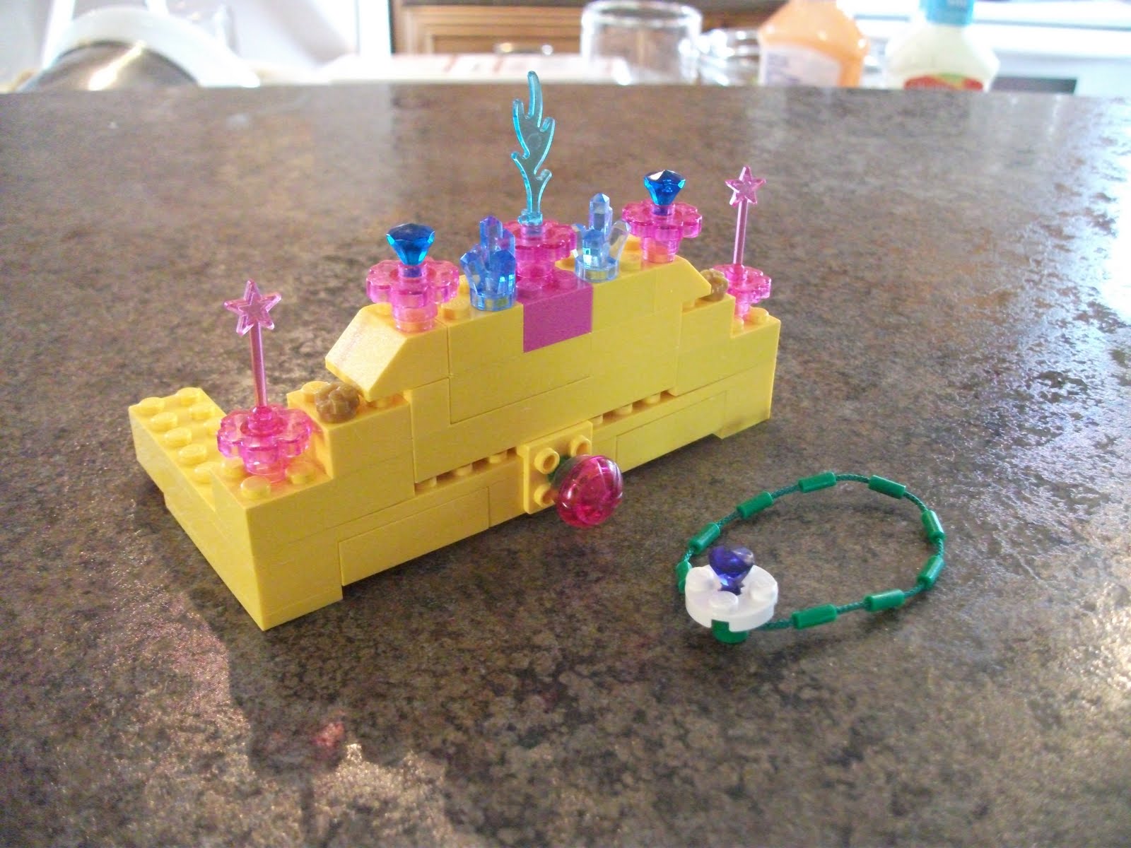 LEGO Quest Kids: Wearable LEGO Photos