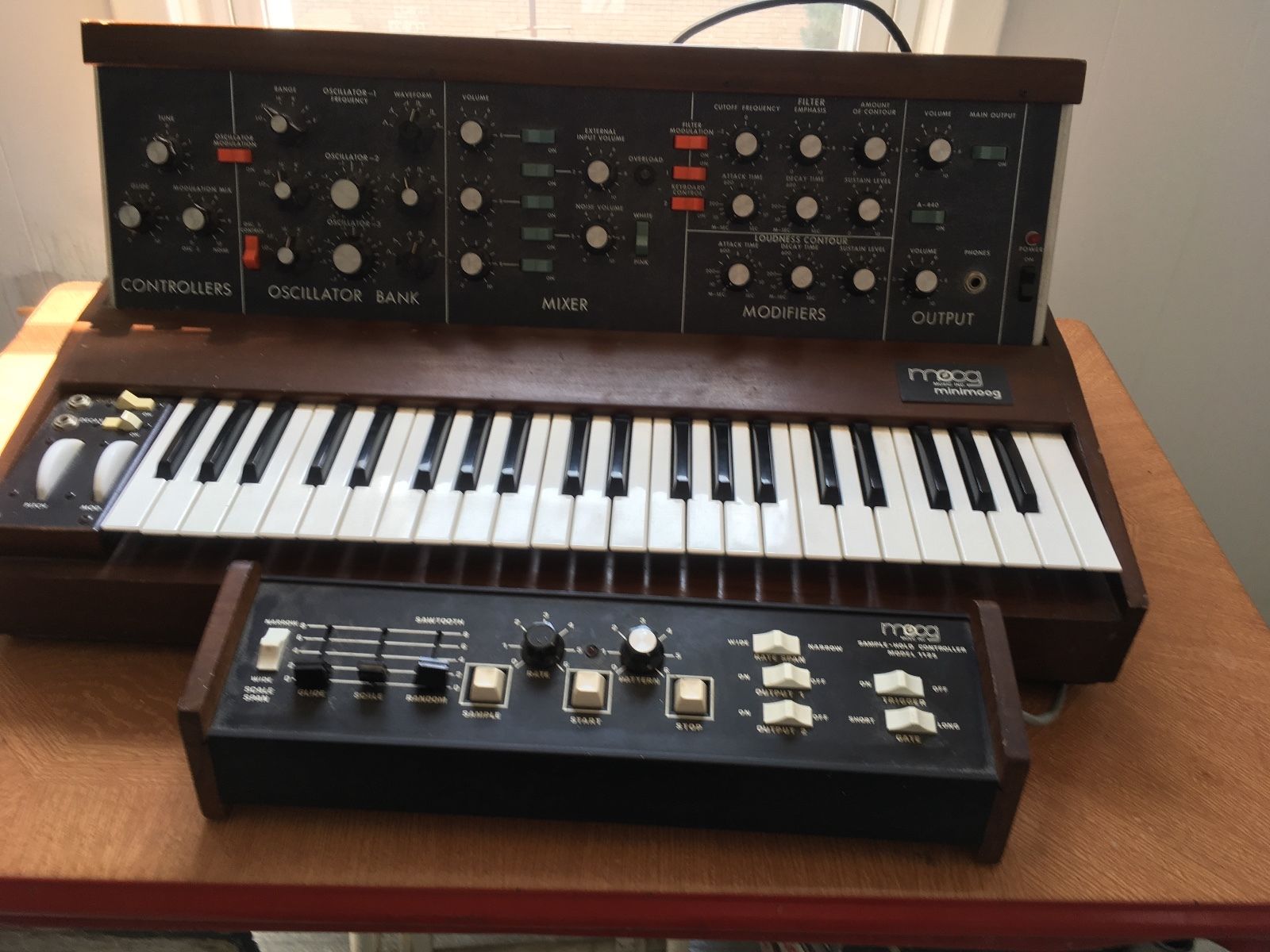 MATRIXSYNTH: Moog Minimoog with Moog Sample and Hold Unit