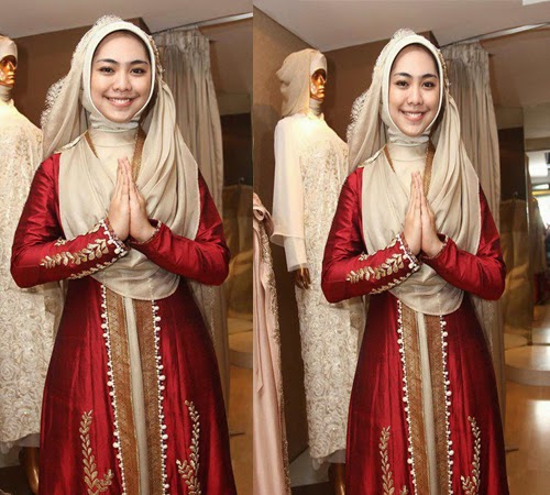 Model Berhijab Ala Oki Setiana Dewi