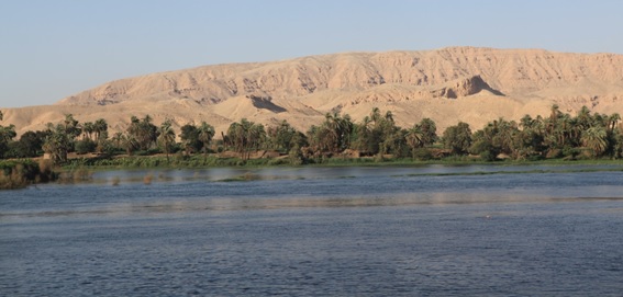 Nil, el riu que baixa quan puja i puja quan baixa « Bibliom@renys