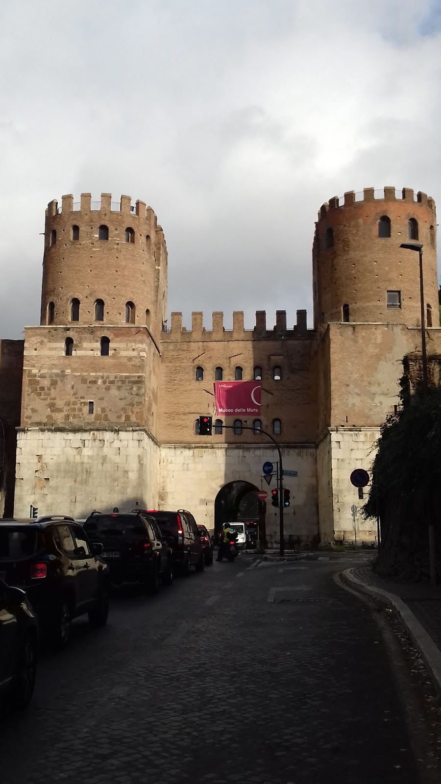 Via Appia Antica - da Porta Capena (Roma) a Cisterna di Latina: Porta ...