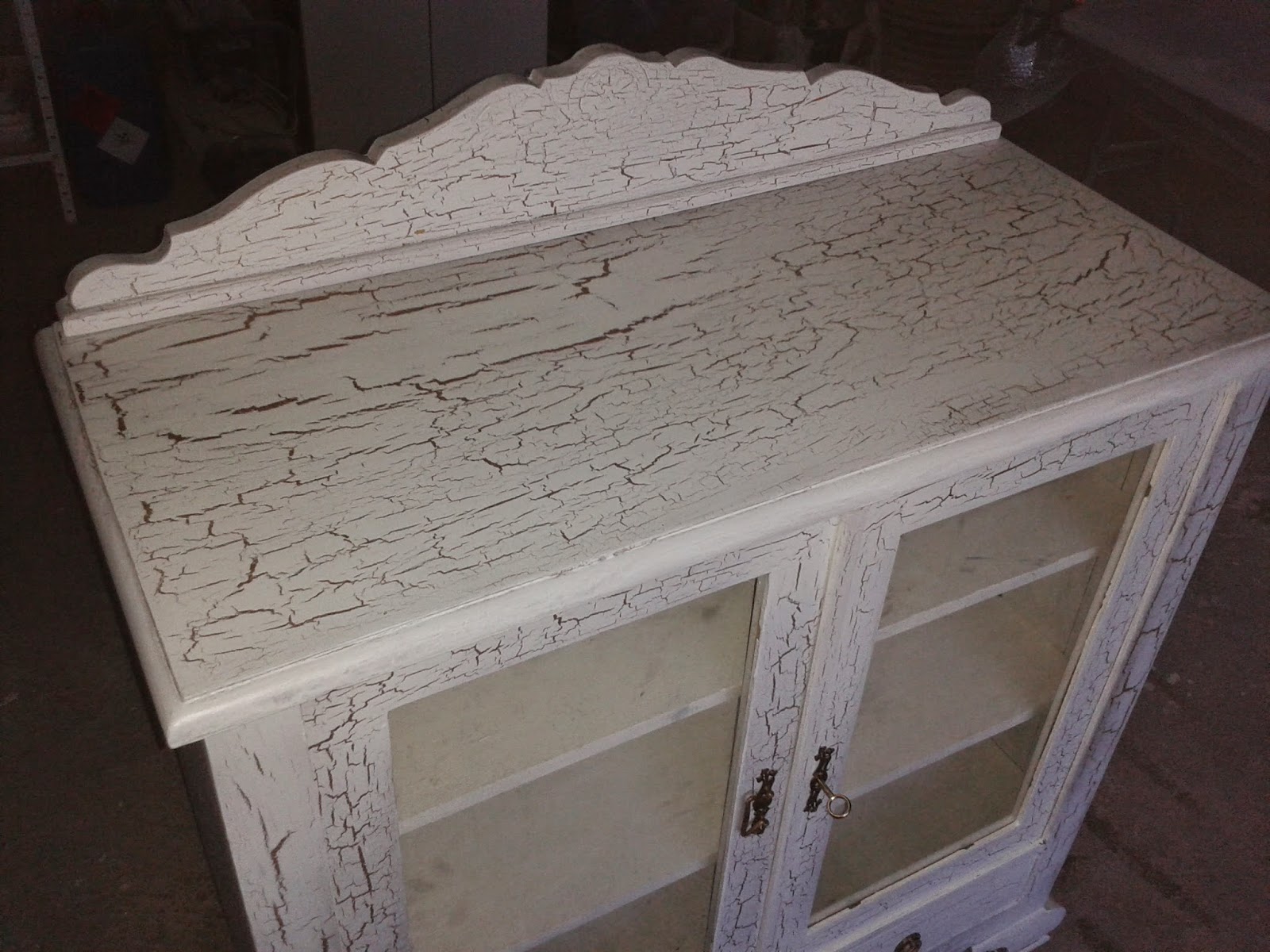 EL TALLER DE LA MADERA: Mueble craquelado