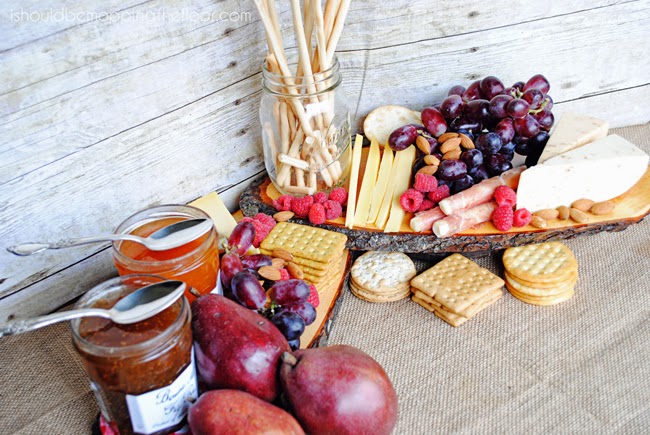 Rustic Mother's Day Brunch Ideas | i should be mopping the floor