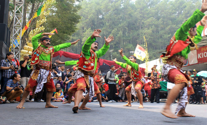 GARUDA WISNU SATRIA MUDA: tari soreng