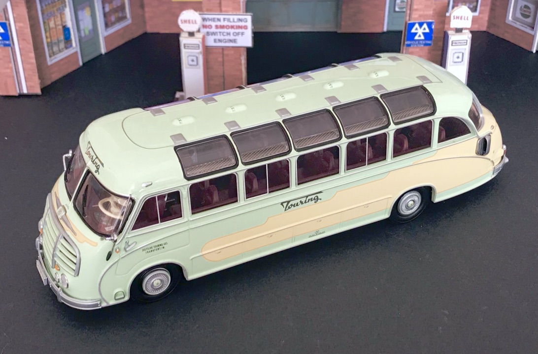 El Kekomóvil: Setra S8 'Touring' de Minichamps