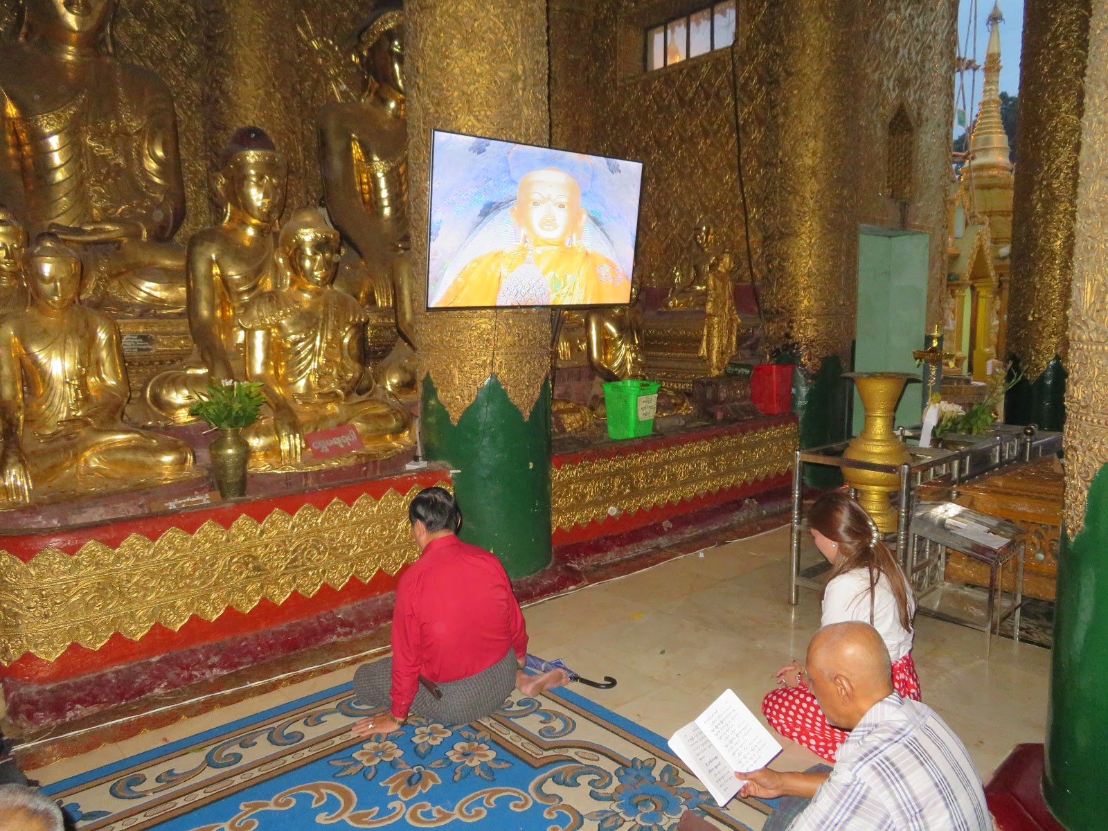 Kee Hua Chee Live!: VISITING SCHWEDAGON GOLDEN PAGODA TEMPLE IN YANGON ...