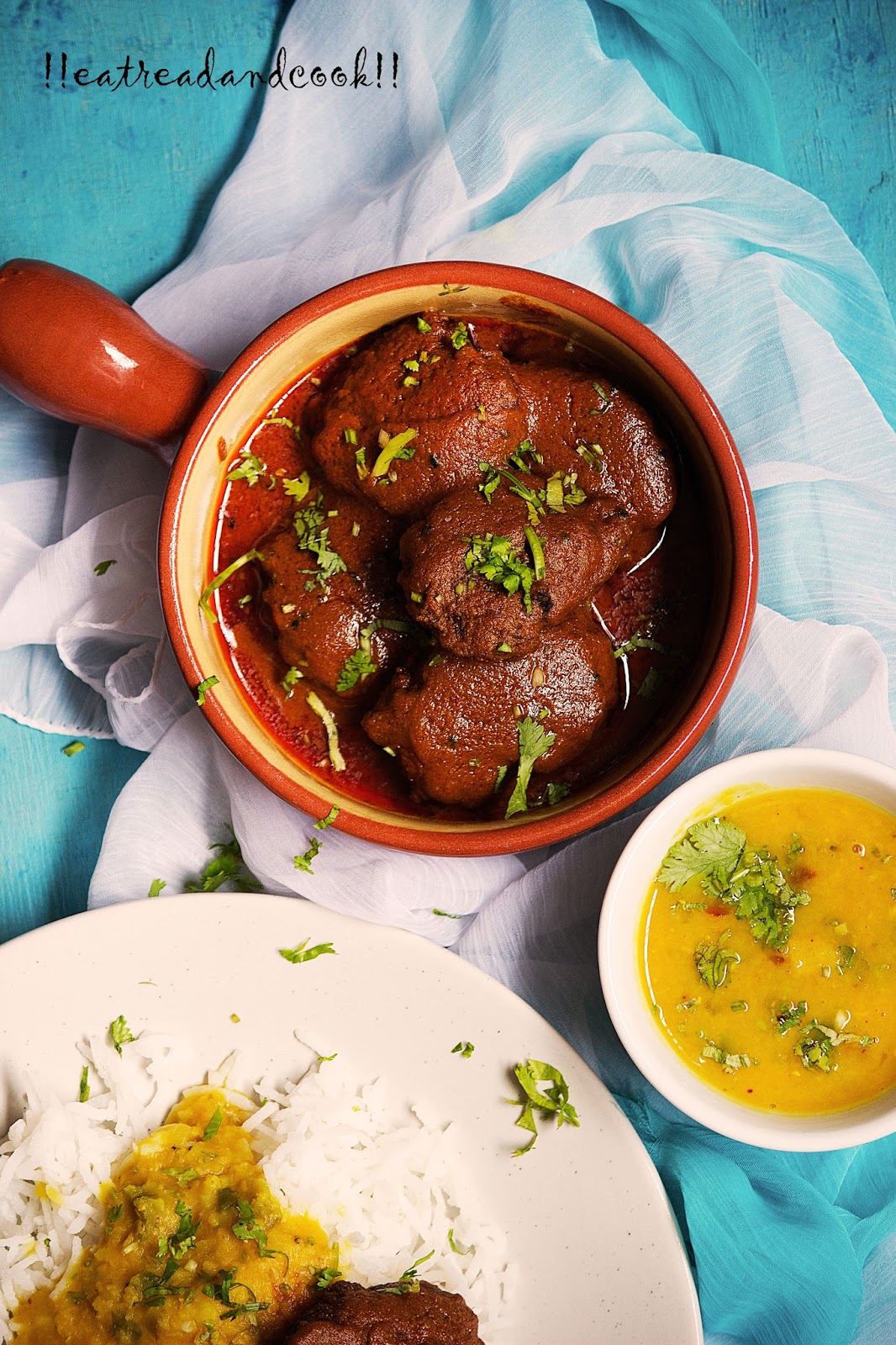 Posto Borar Jhal / Bengali Curry with Poppy Seeds Fritters