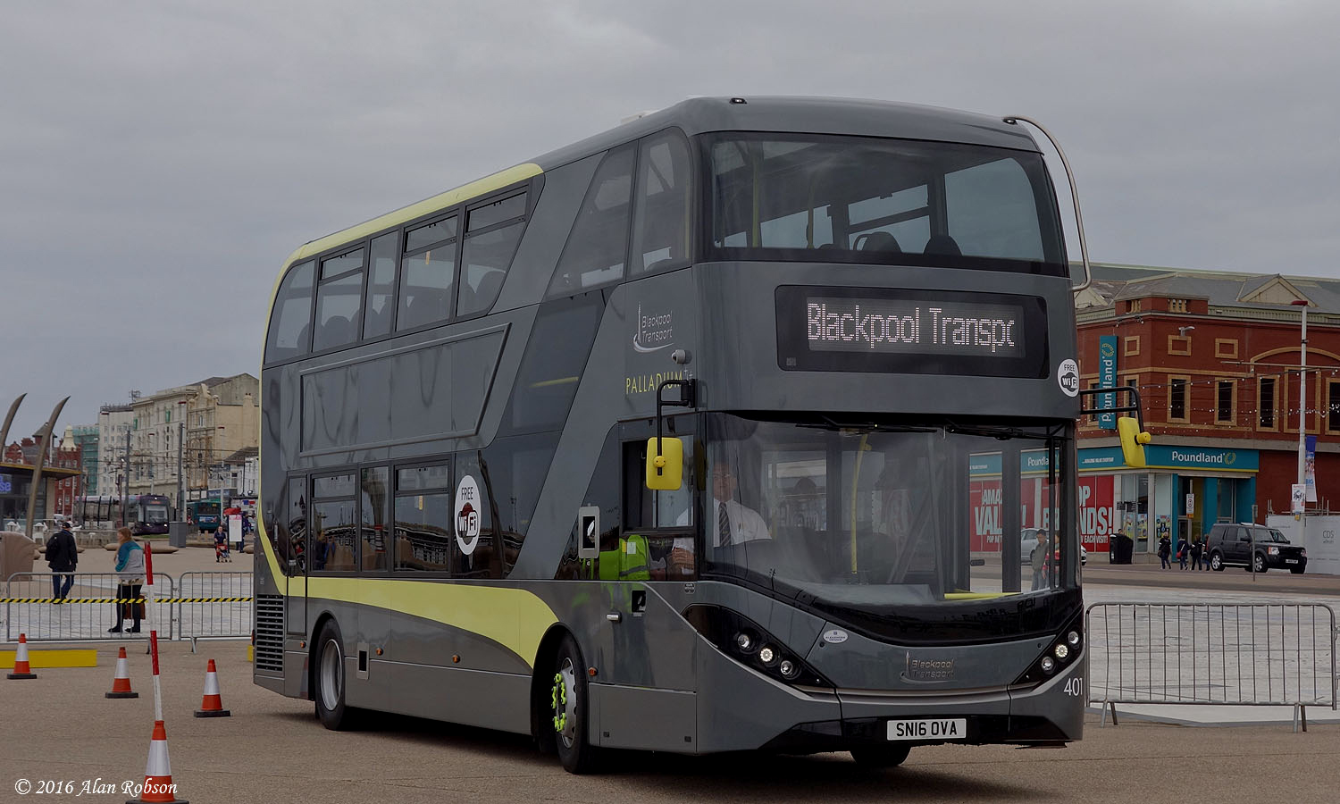 Blackpool Tram Blog: Blackpool's new Enviro 400 City Bus
