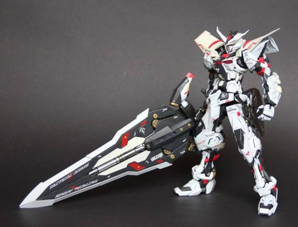 Custom Build: 1/100 Gundam Astray Black Frame