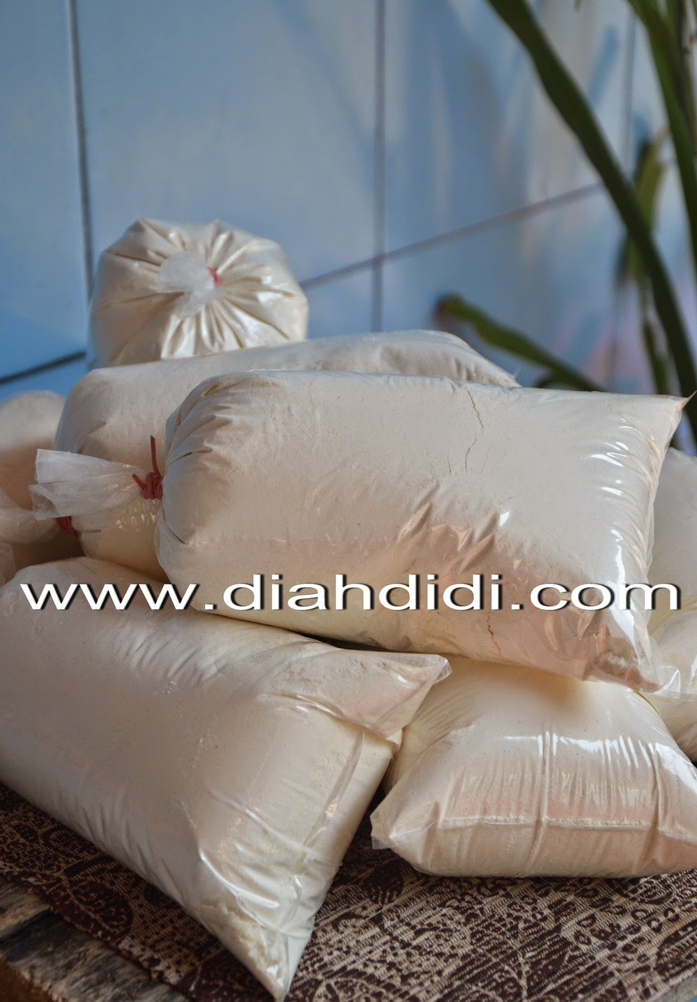 Diah Didi's Kitchen: Tho Plek..alias Lentho Gaplek..Khas Gunung Kidul ...