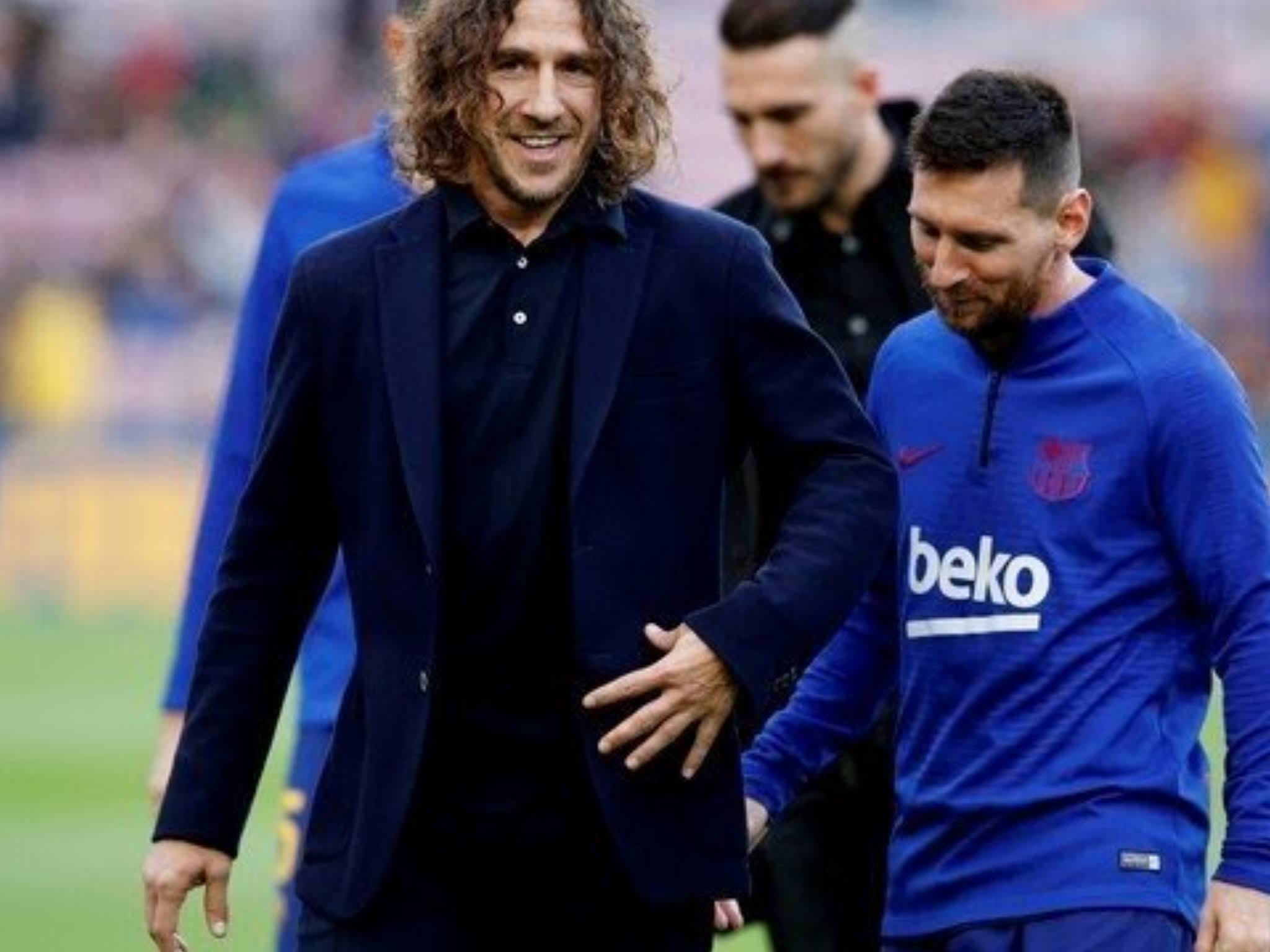 El emotivo mensaje de Puyol para Messi tras anunciar su salida del ...