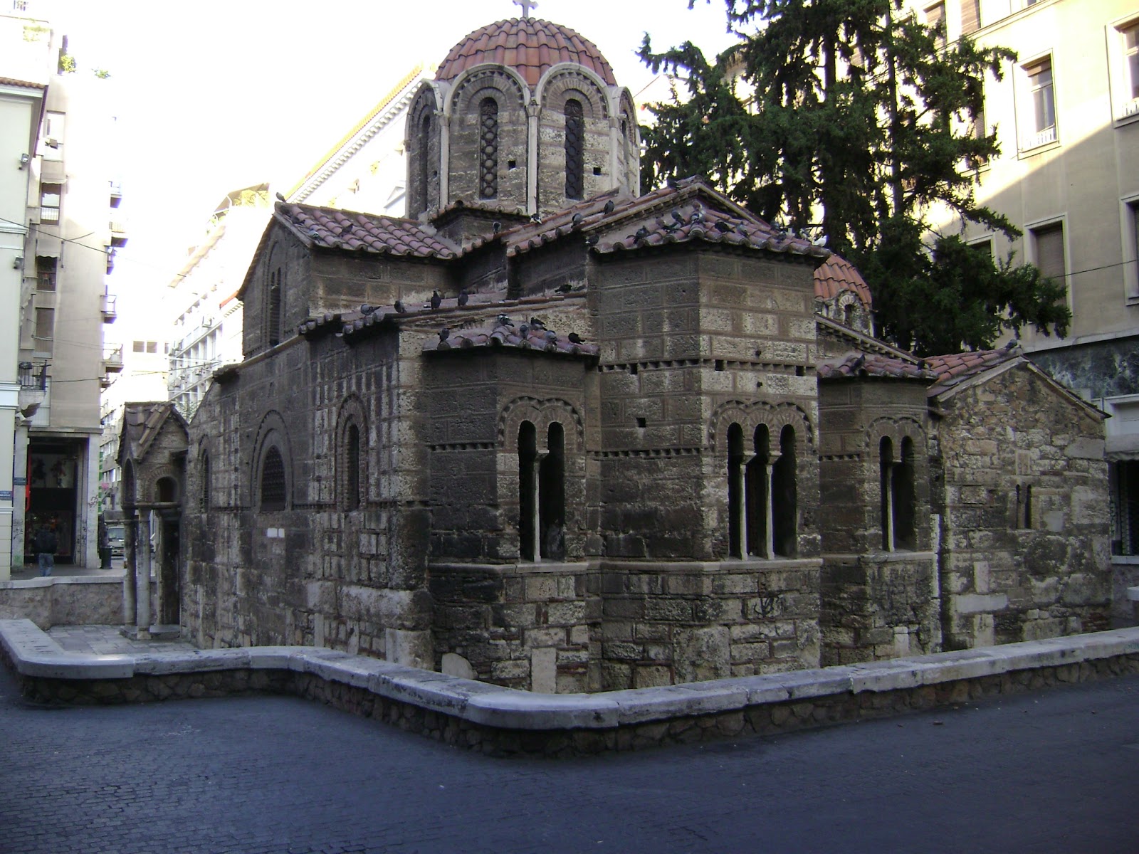 Καλλιμασιά: ΤΑ ΕΙΣΟΔΙΑ ΤΗΣ ΘΕΟΤΟΚΟΥ