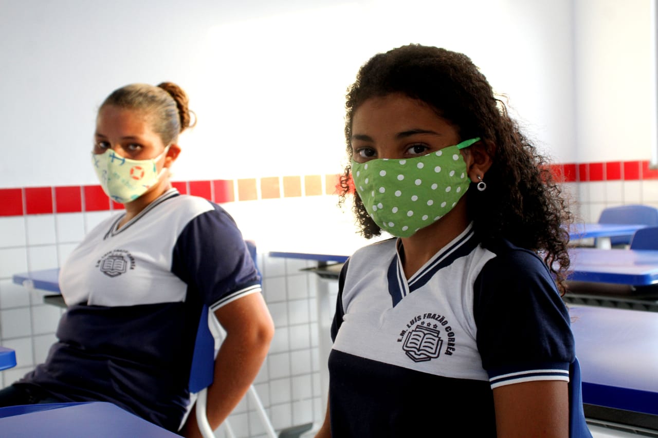 Felipe Camarão entrega Escola Digna no Povoado Boa Vista em Nina Rodrigues