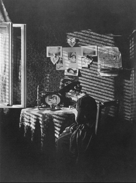 Instant Views [o.] To write a letter | Thomas Wilmer Dewing / Gabriël ...