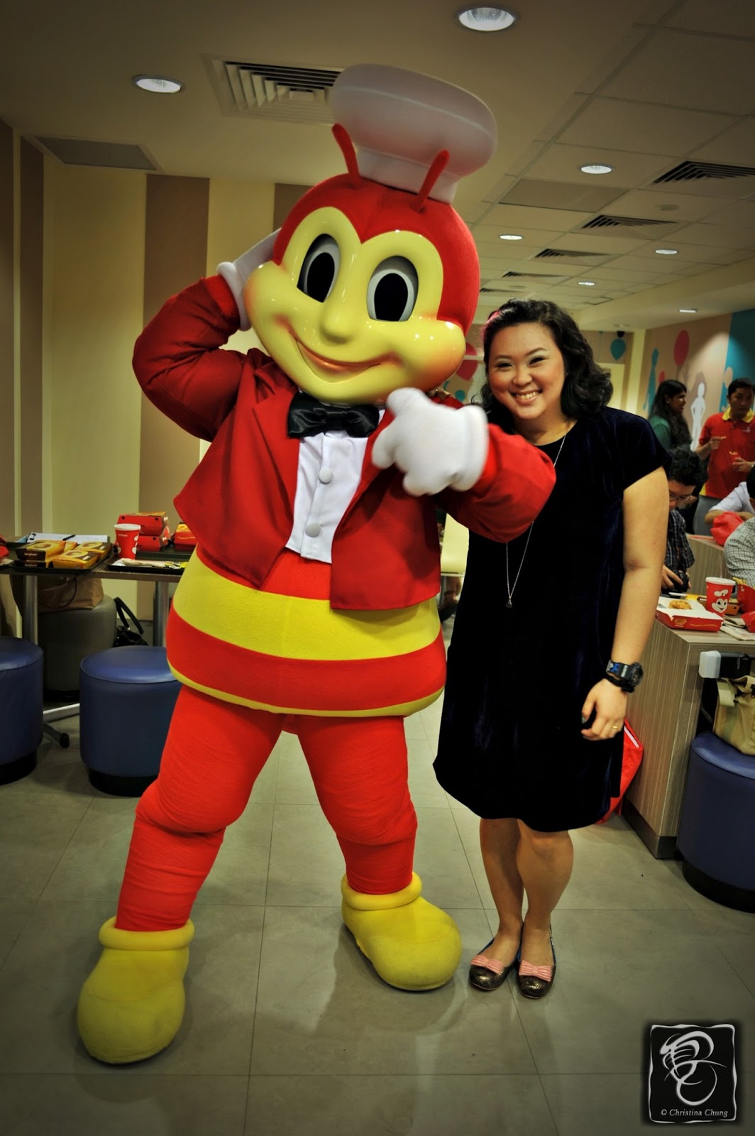 Jollibee Opens Its First Store In Singapore ~ Huney'Z World