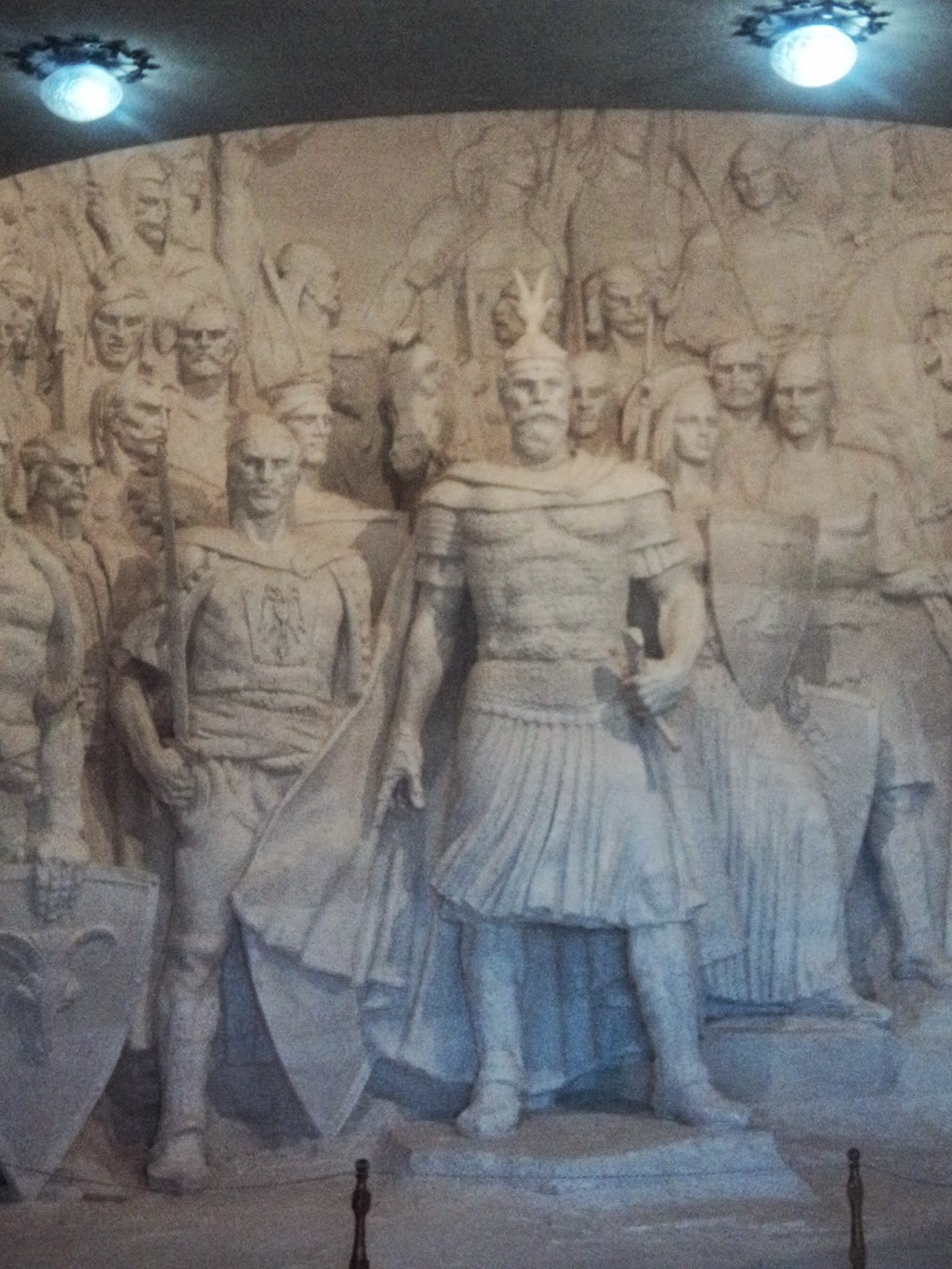 TRAS LAS HUELLAS DE HERÓDOTO. . . : ANDREA THOPIA