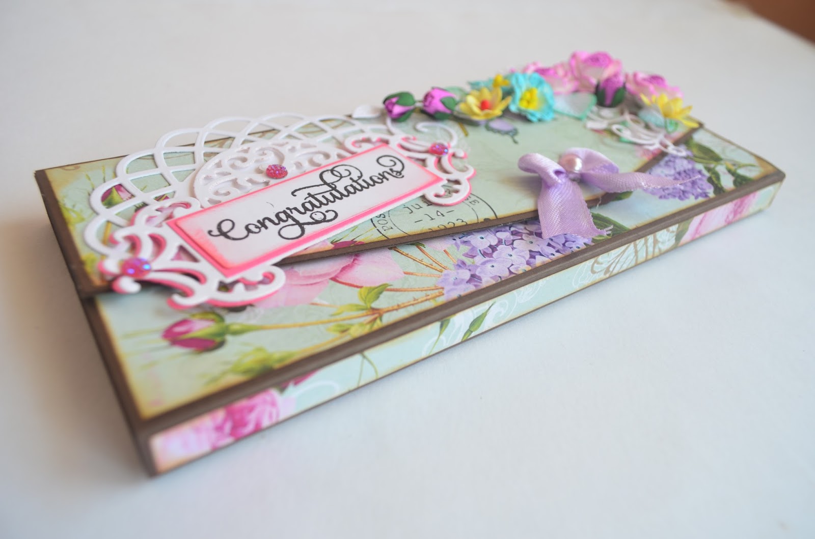 daffodils: gift envelope