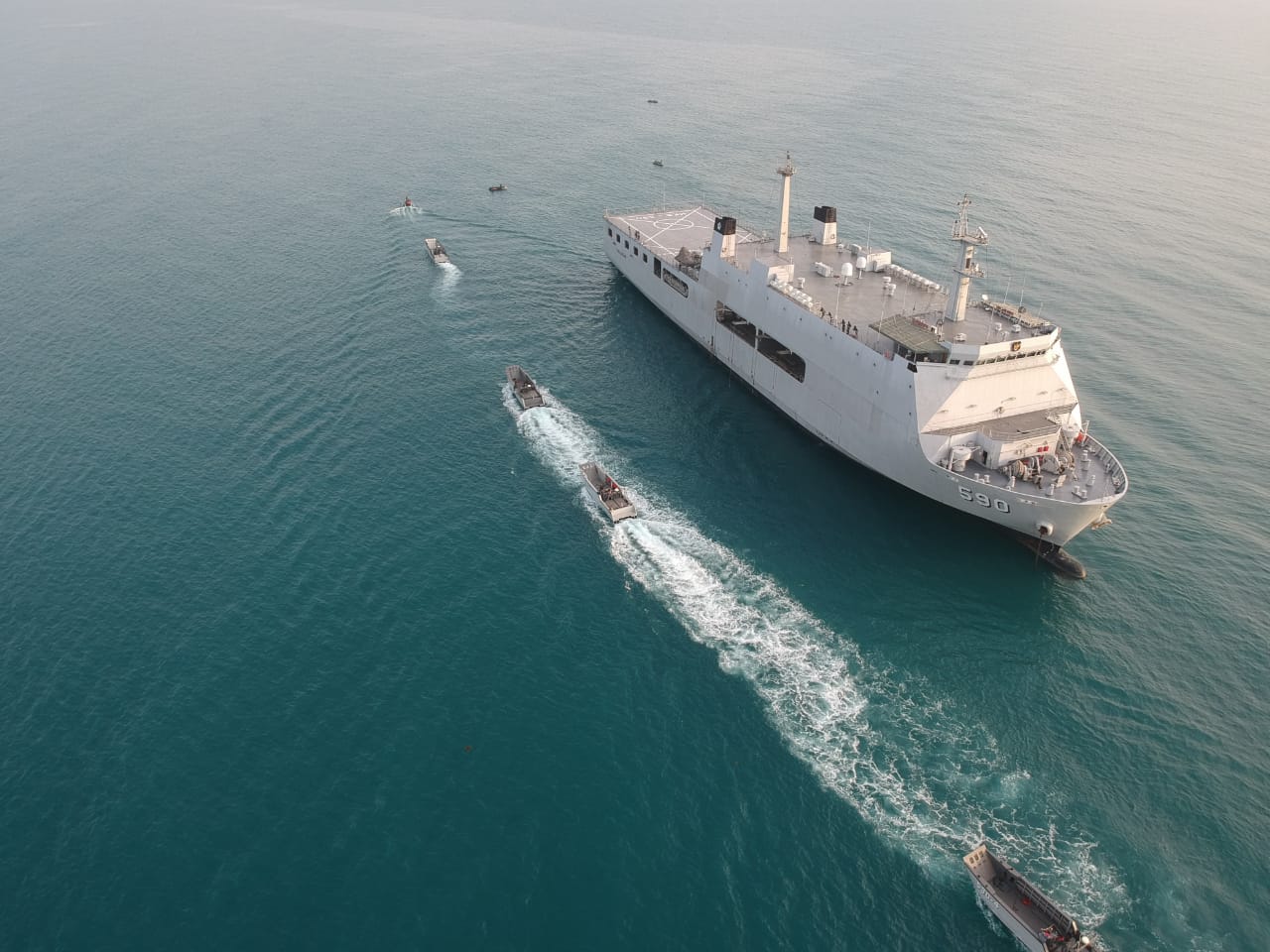 DEFENSE STUDIES: Satfib Koarmada II Latihan Manuver Sekoci Pendarat