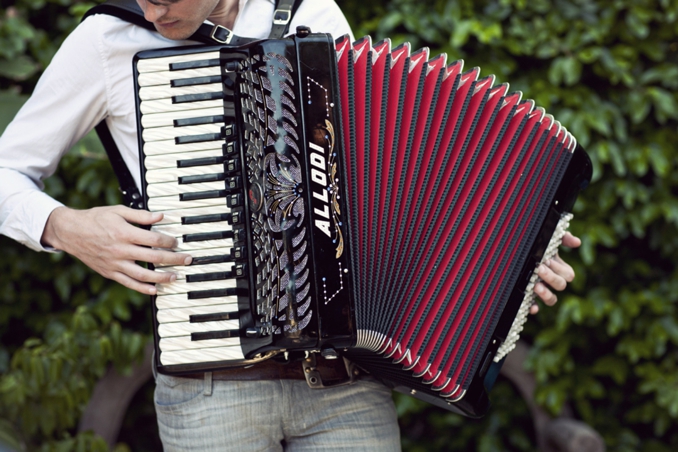 STUDIO 1208: Back once again for the Accordion master....