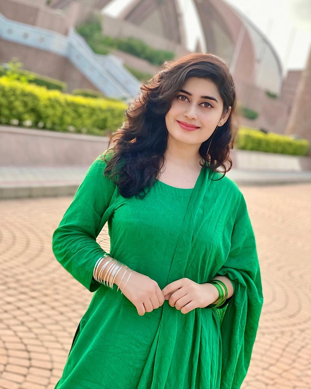 Sofia Kaif Wiki | Sobia Kaif Age, Height, Family, Boyfriend