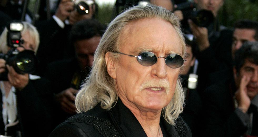 ΕΦΥΓΕ Ο ΓΑΛΛΟΣ ΤΡΑΓΟΥΔΙΣΤΗΣ ΚΡΙΣΤΟΦ