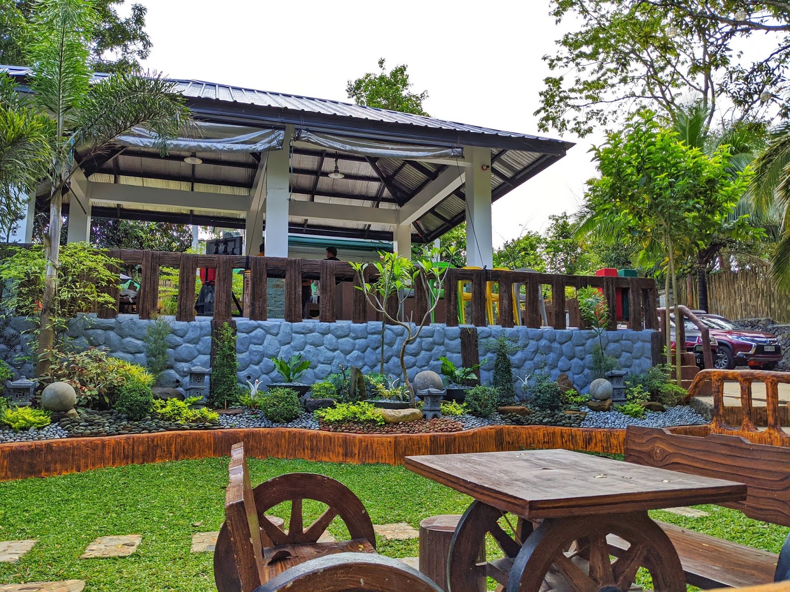 This Hidden Private Resort Features An Instagrammable Swimming Pool ...