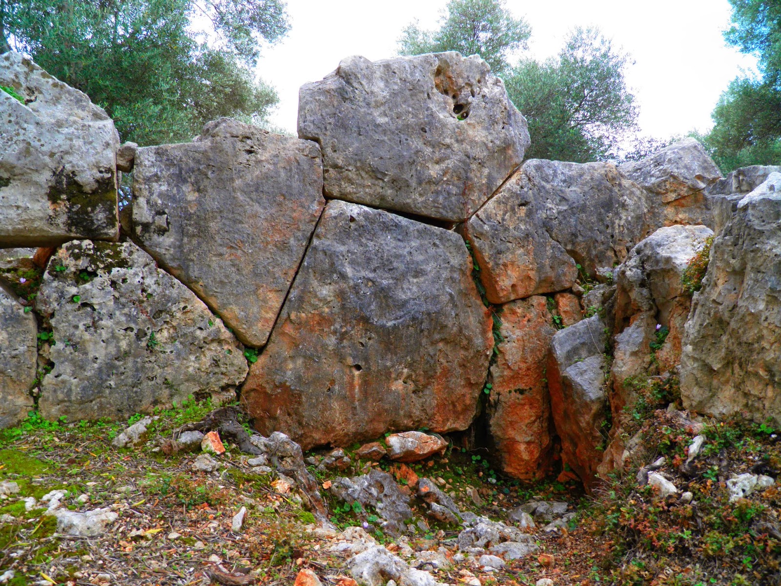M o m e n t s b o o k . c o m: Κυκλώπεια Τείχη - Κεφαλονιά ...(1η ...