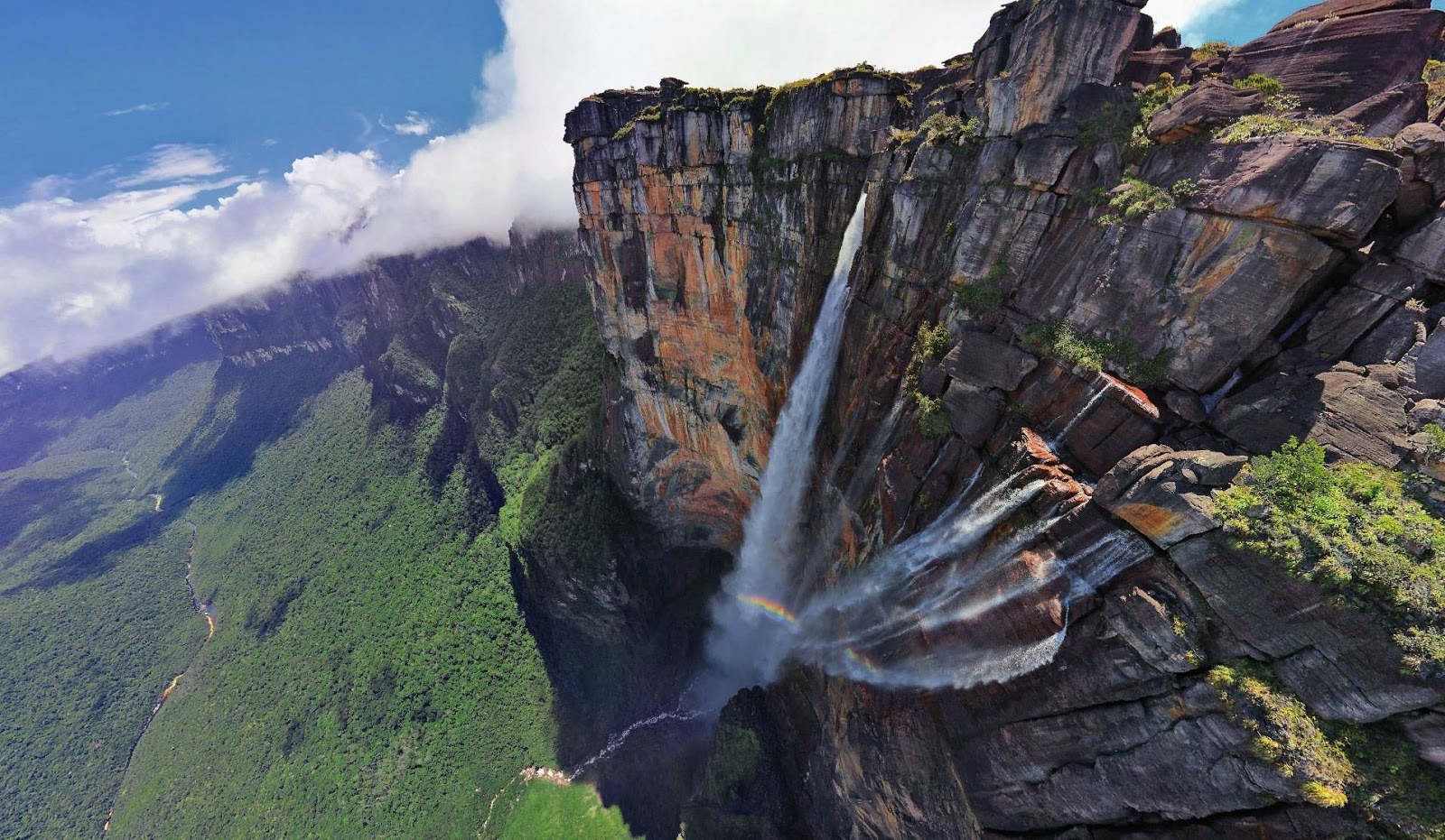 The Cheap Adventurer 10 Most Amazing Waterfalls On Earth the-cheap-adventurer-10-most-amazing-waterfalls-on-earth