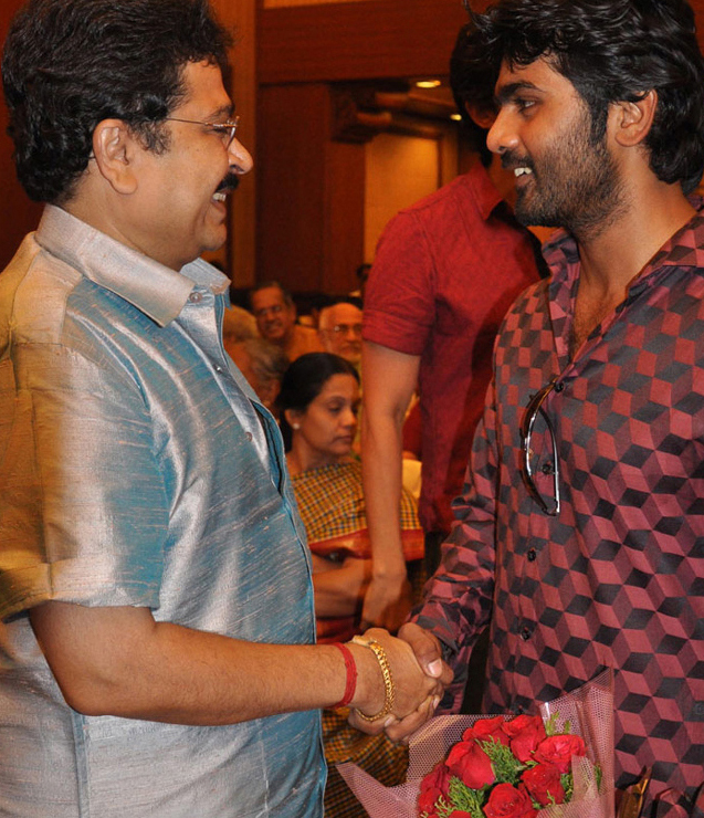 Terra Nova Blogs: Aswin Sekar Engagement Stills