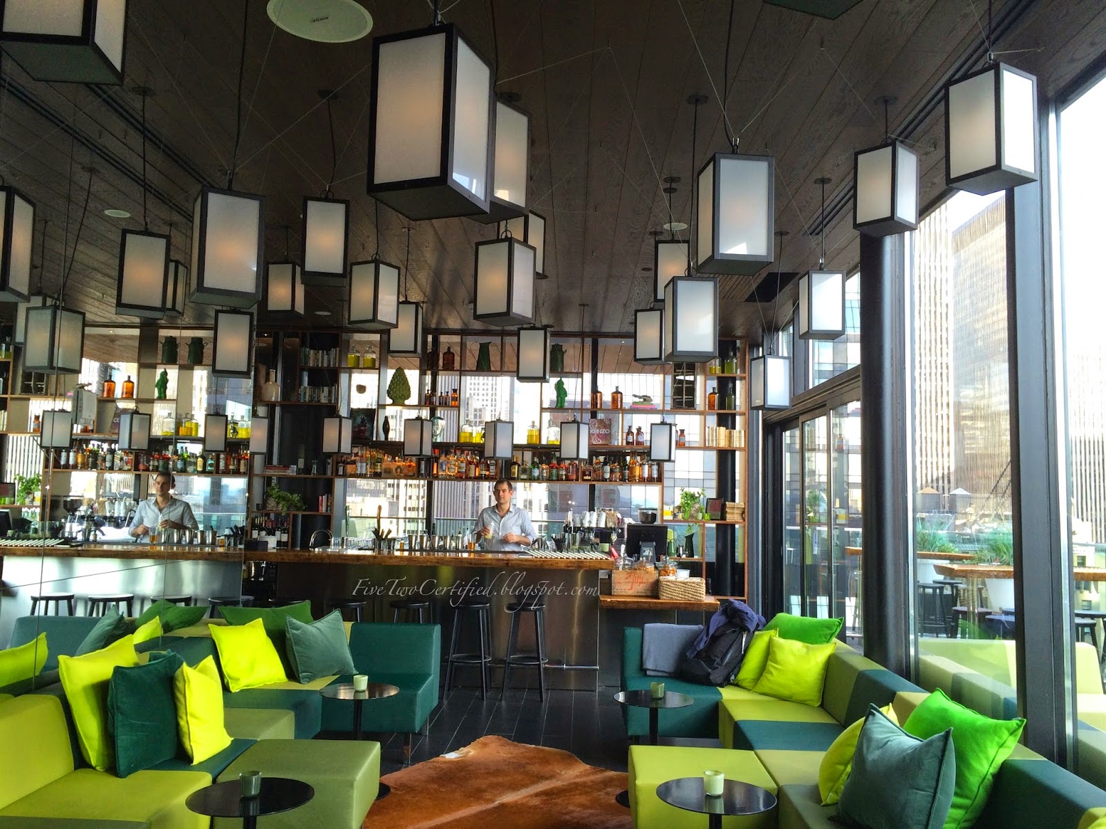 fivetwo beauty: Cocktail 101 with CitizenM New York Times Square Cloud Bar