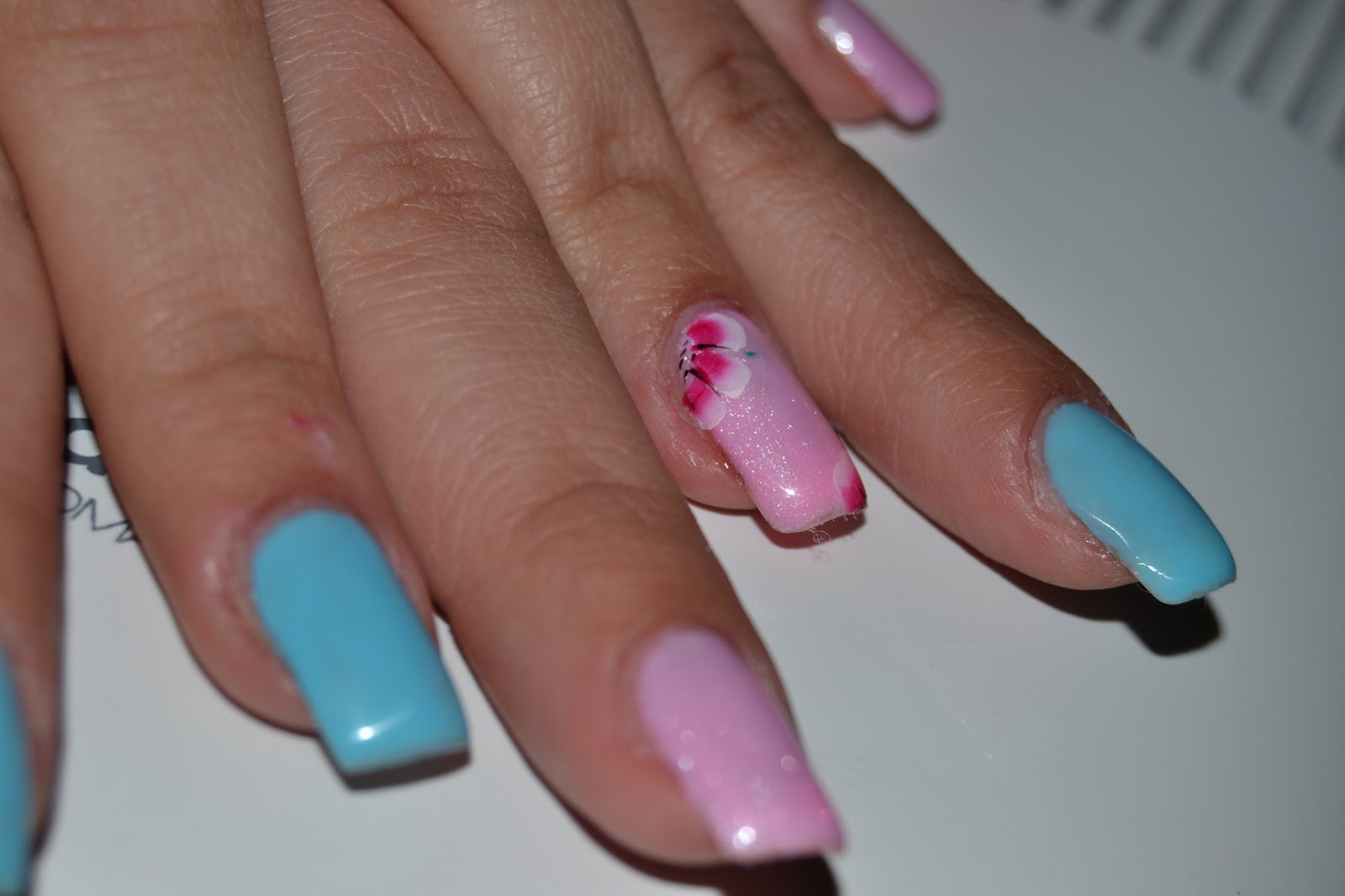 .: Semipermanente semplice BI-colore con fiore