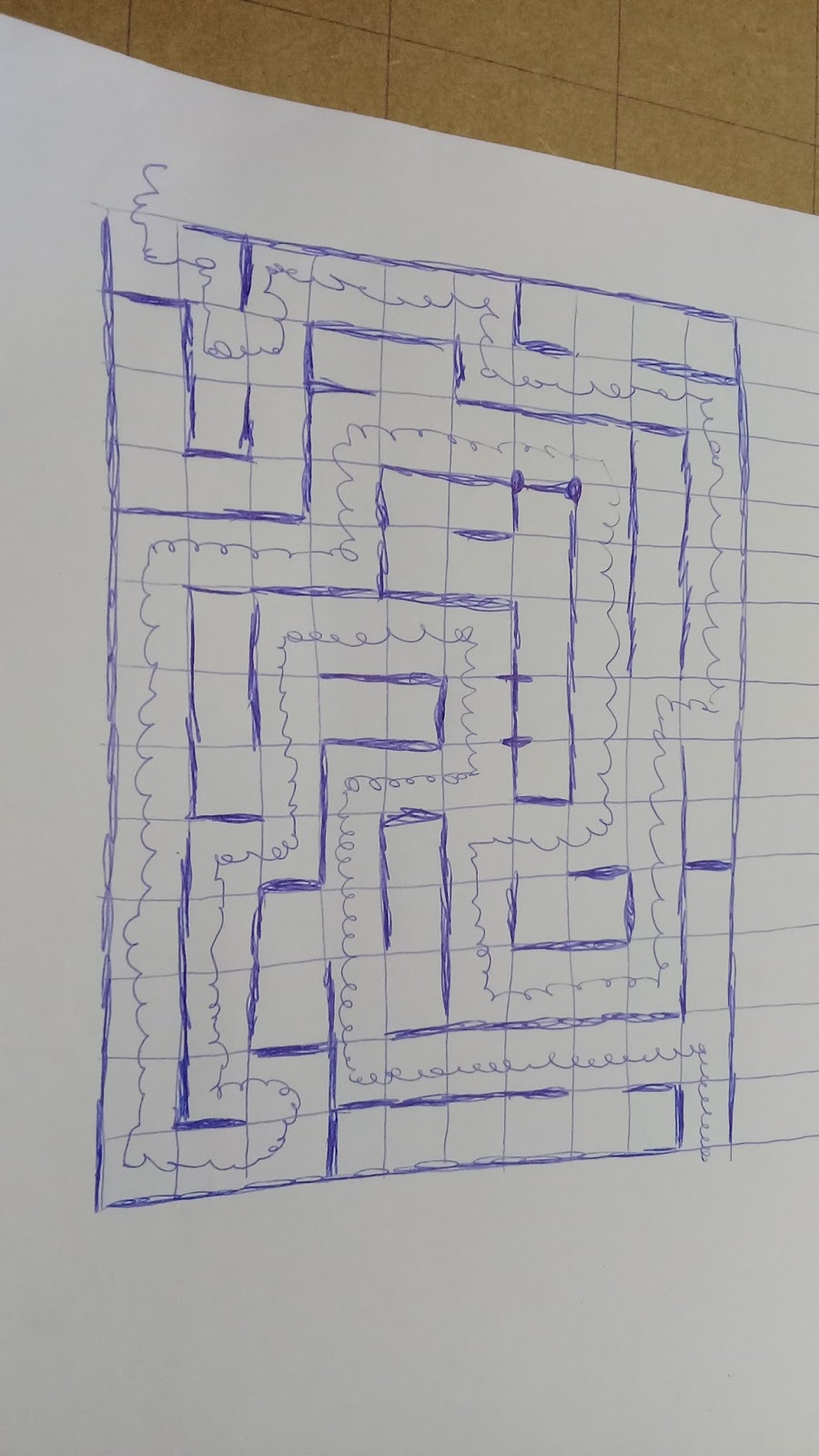 Clube do Tabuleiro de Campinas: Labirintos feitos com papelão