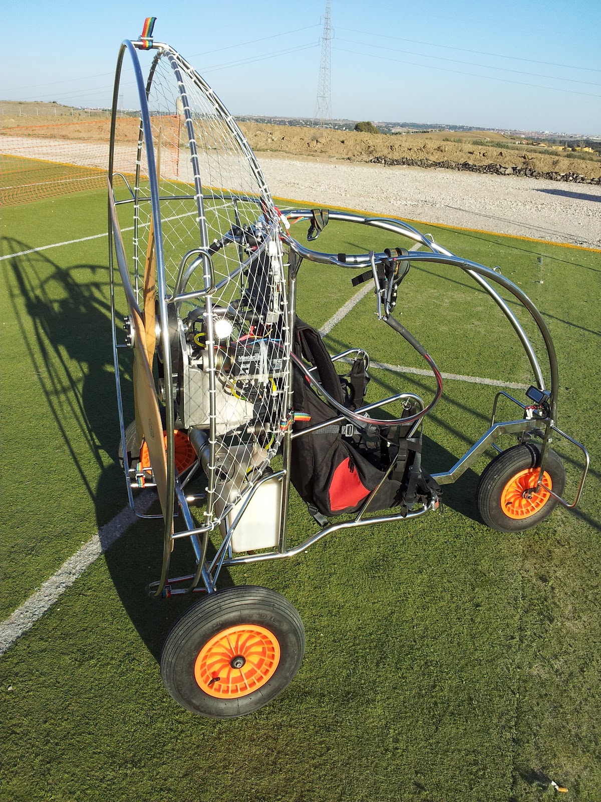 Club de vuelo Ugena Paramotor: Nuevo paramotor 4 tiempos de Mario...